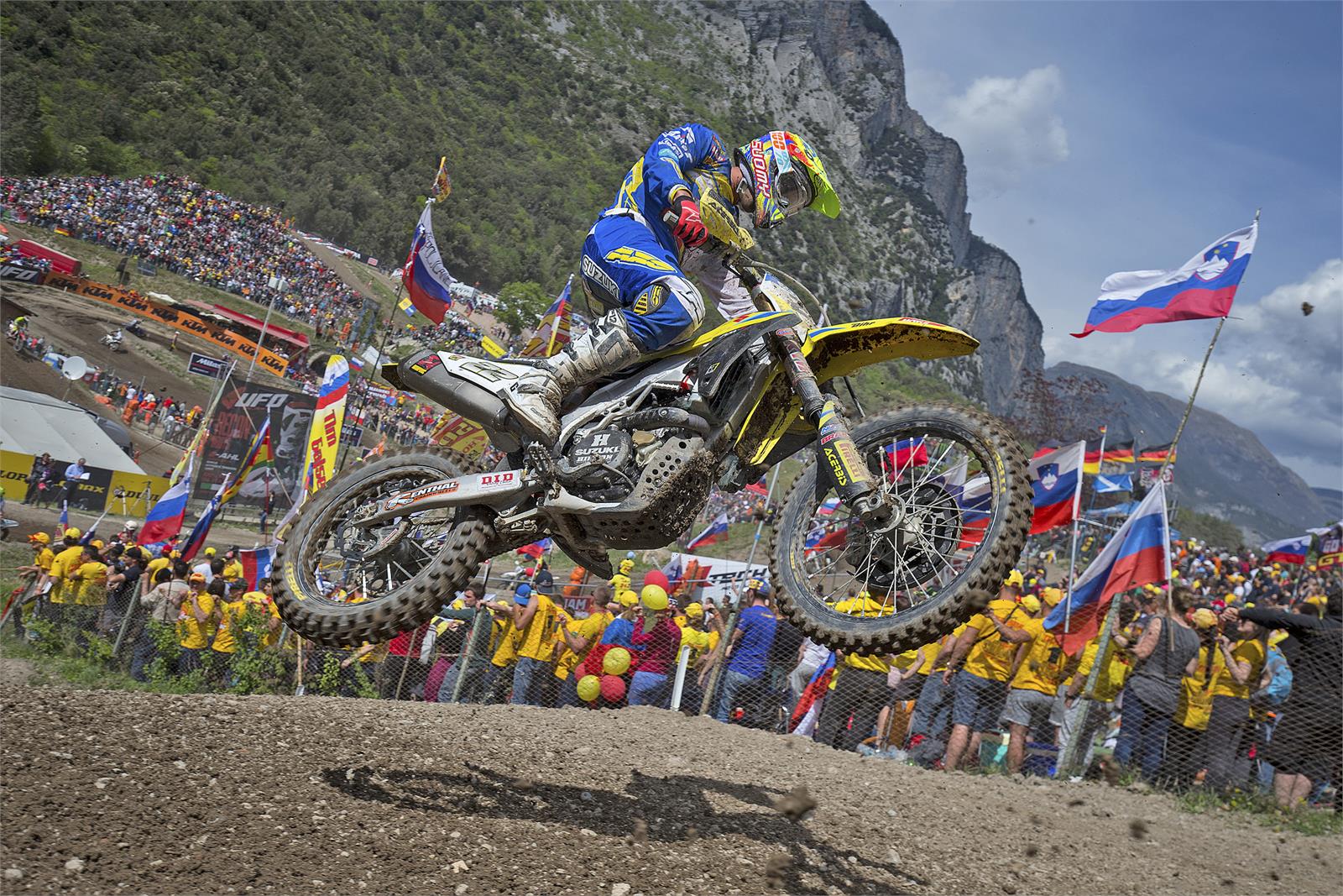 Behinds the scenes at Suzuki MXGP - MotoHead