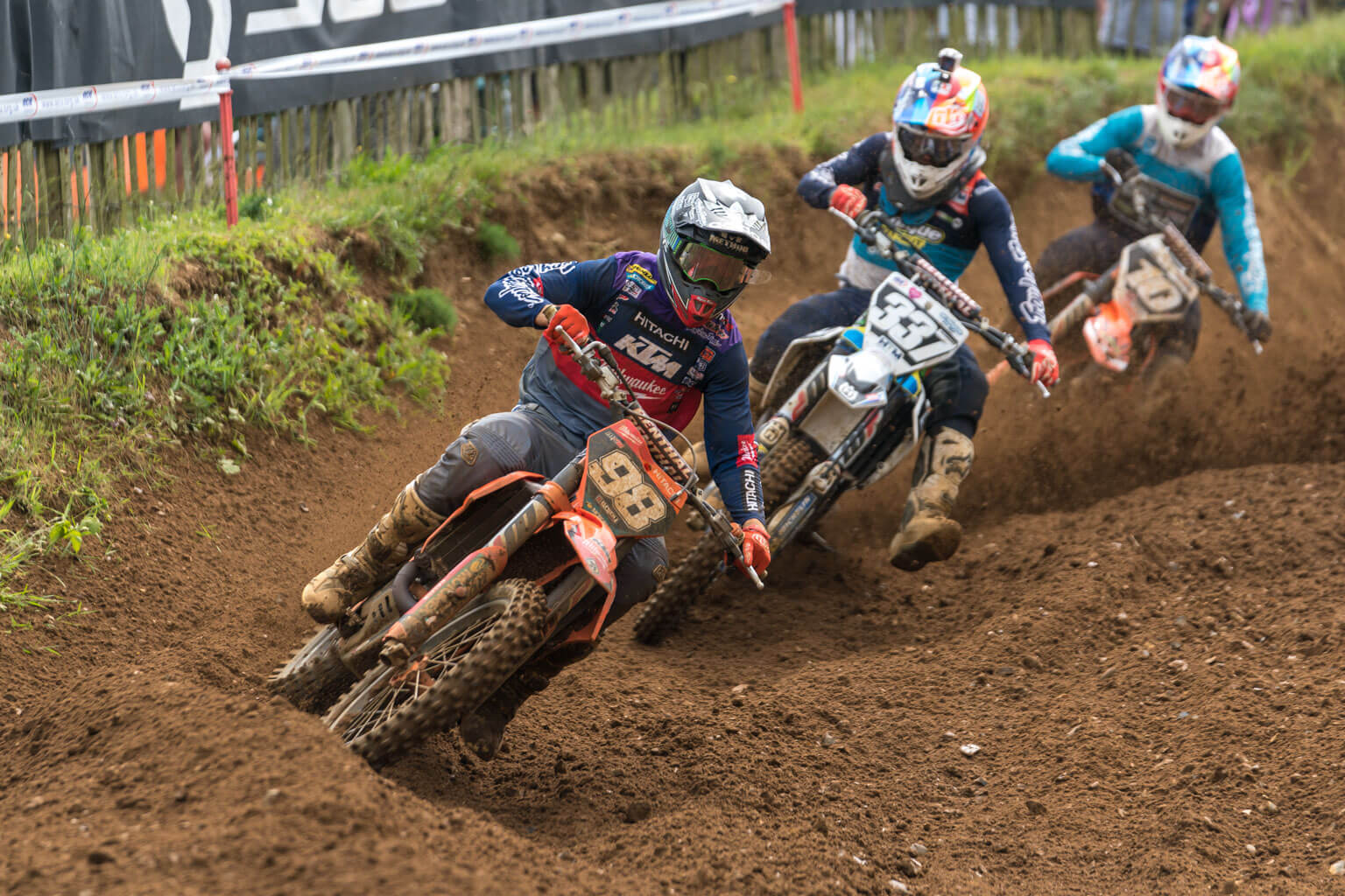 Searle victorious despite high-speed pile-up – MotoHead