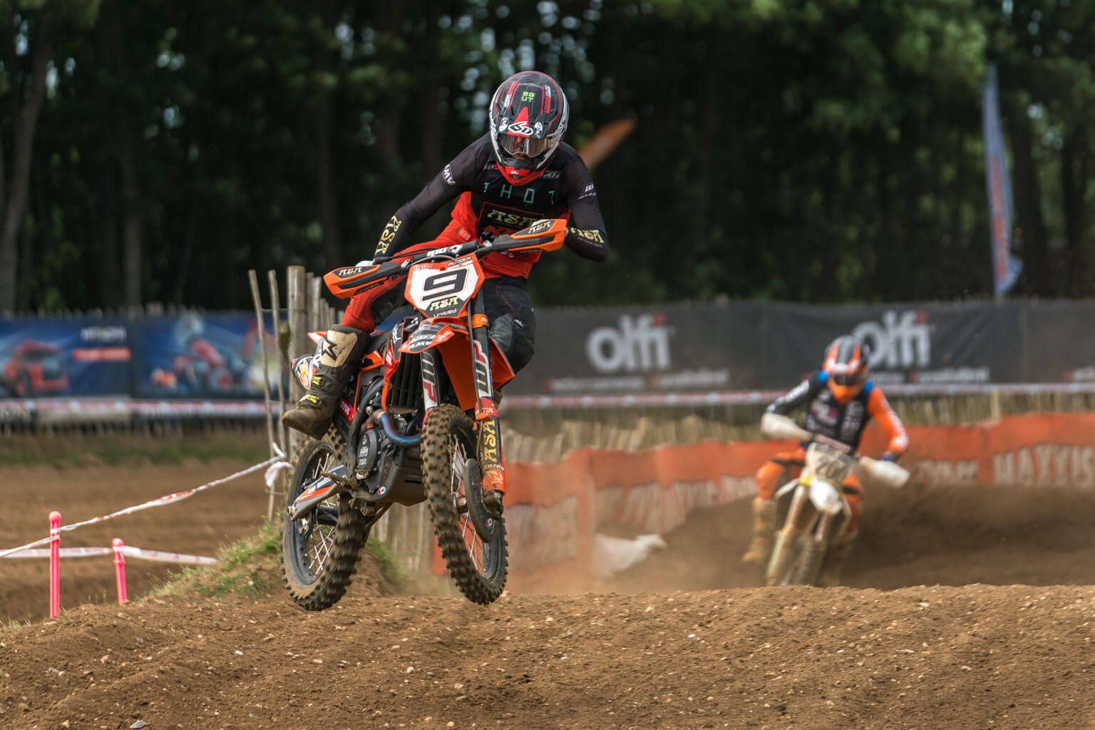 Searle victorious despite high-speed pile-up – MotoHead