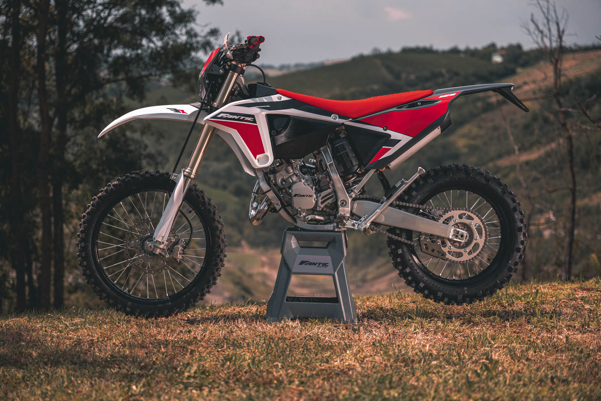 XE125_0018 – MotoHead