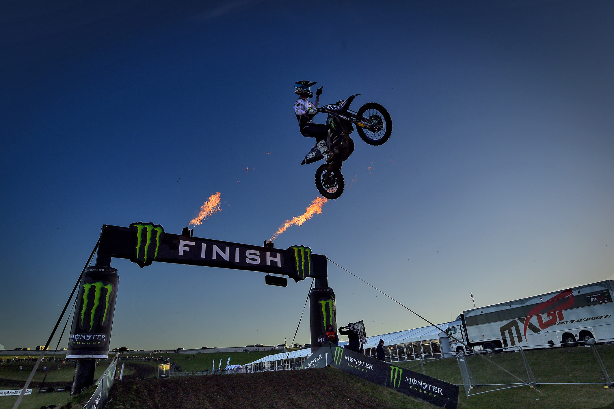 MXGP qualifying and EMX race highlights - MotoHead