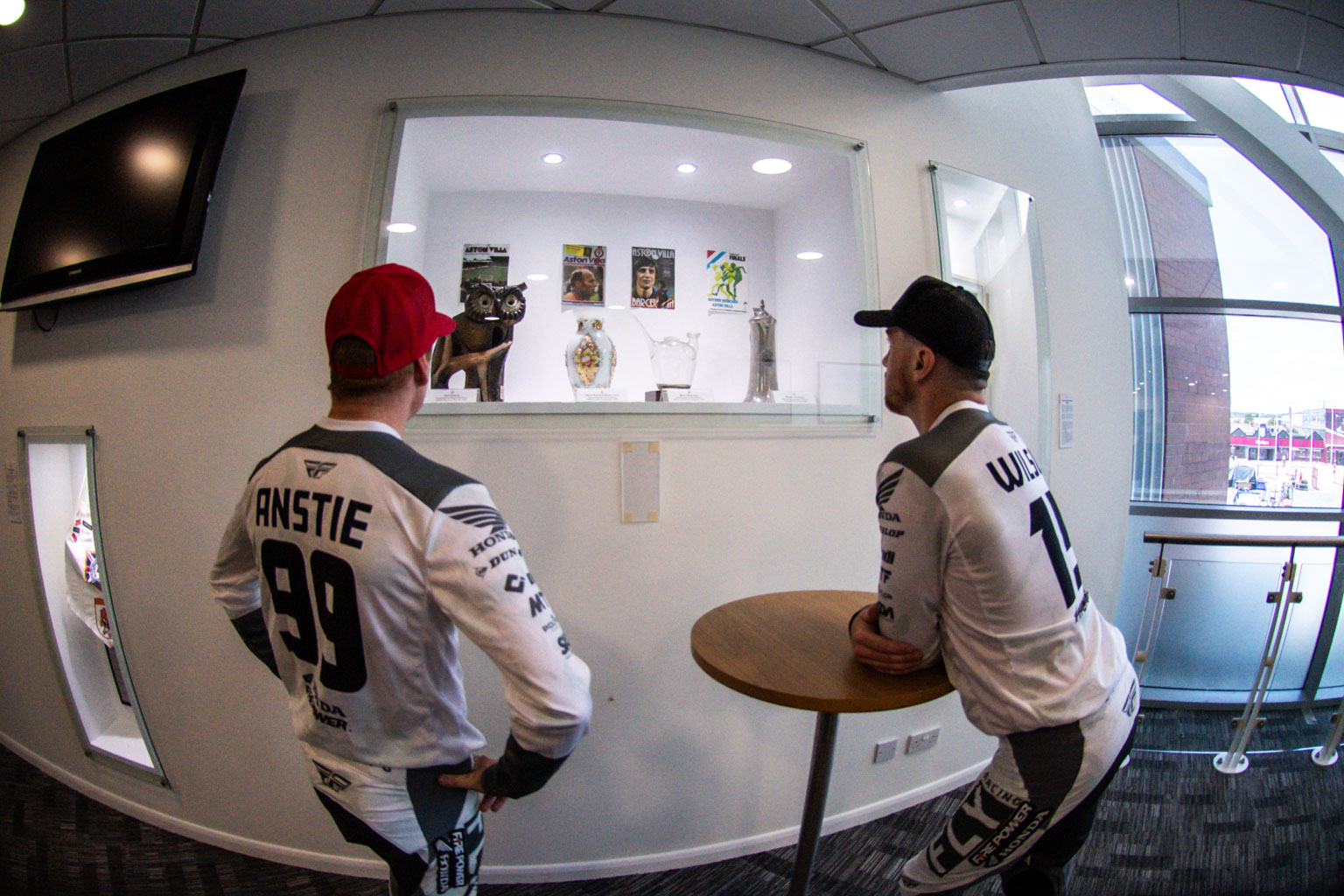 2054_life-wsx23-british-9142 – MotoHead